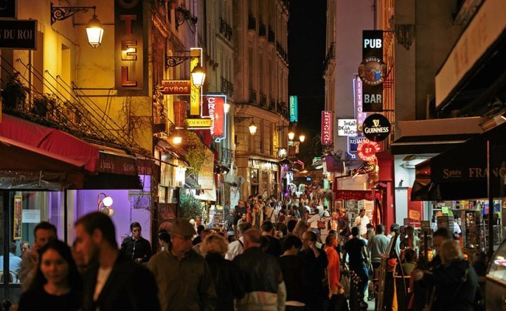 Is Paris Safe? | Insider's Guide To Avoiding Common Tourist Scams (2022)